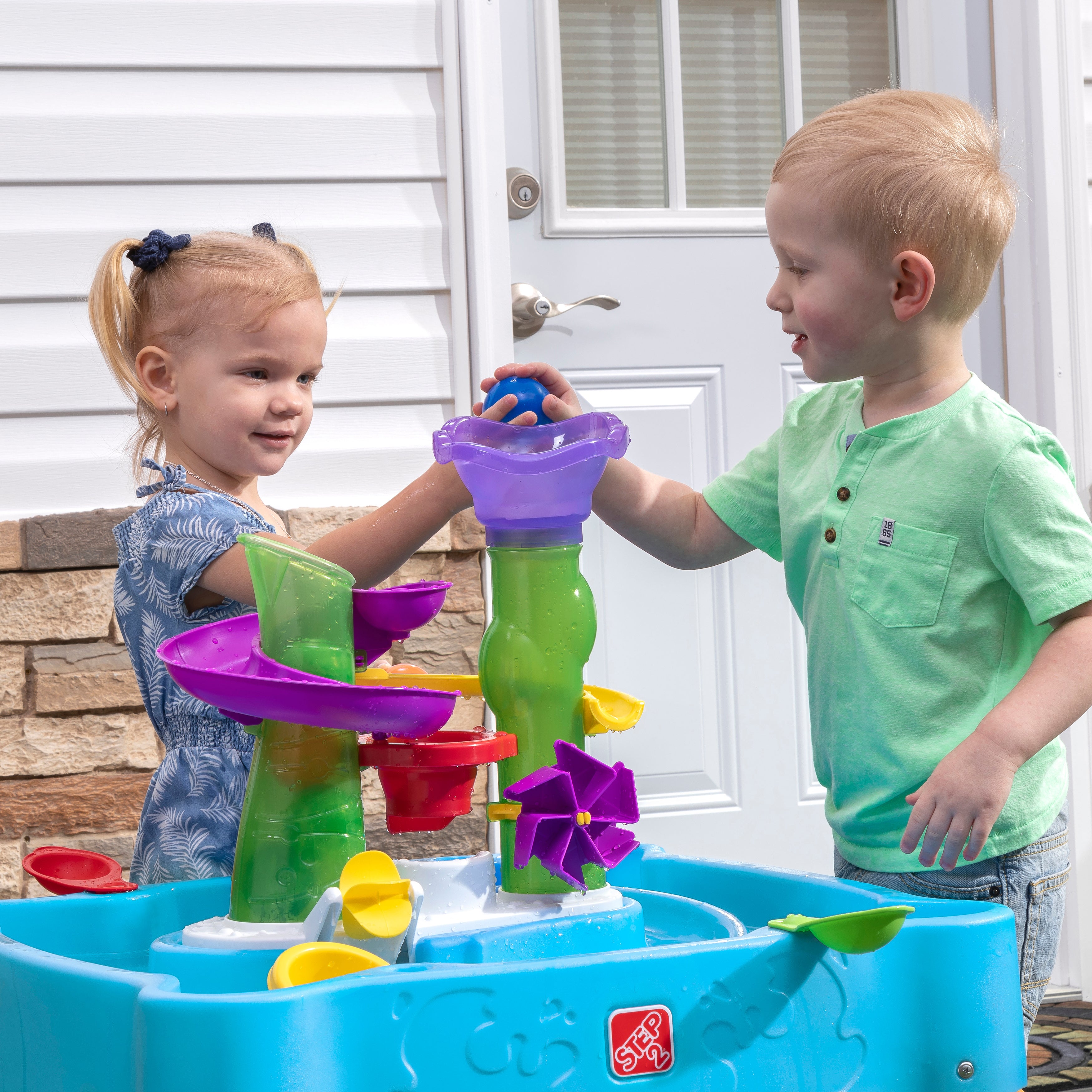 Let’s Have a Ball! Top Developmental Benefits of Ball Play – Step2