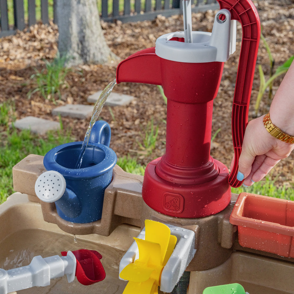 Pump & Splash Discovery Water Table™ from Step2