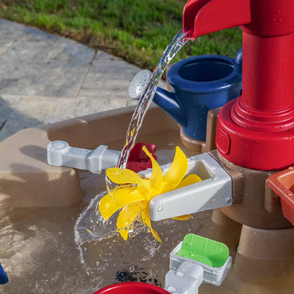 Pump & Splash Discovery Water Table™ from Step2