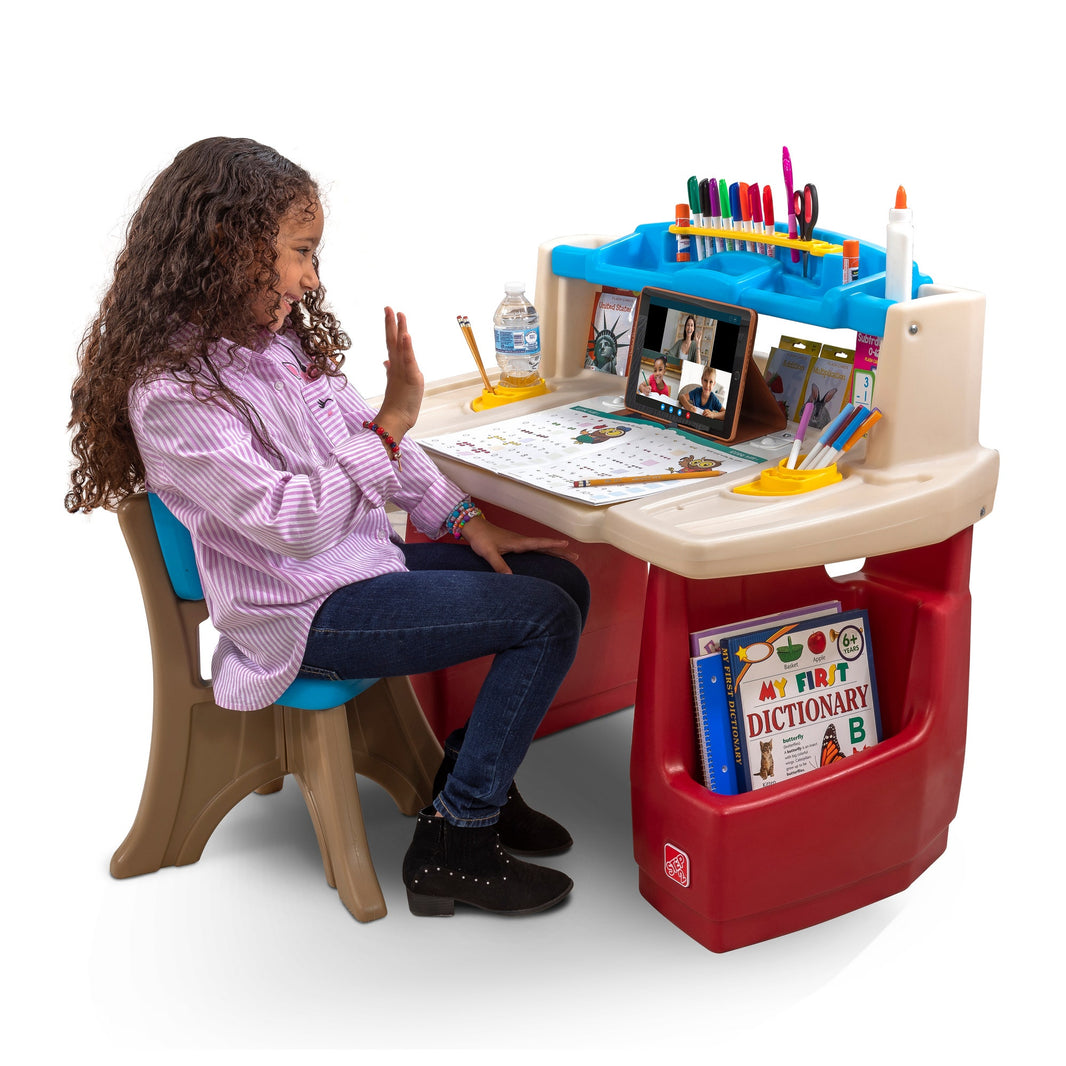 Kids Art Desks & Easels - Creative Spaces for Young Artists | Step2