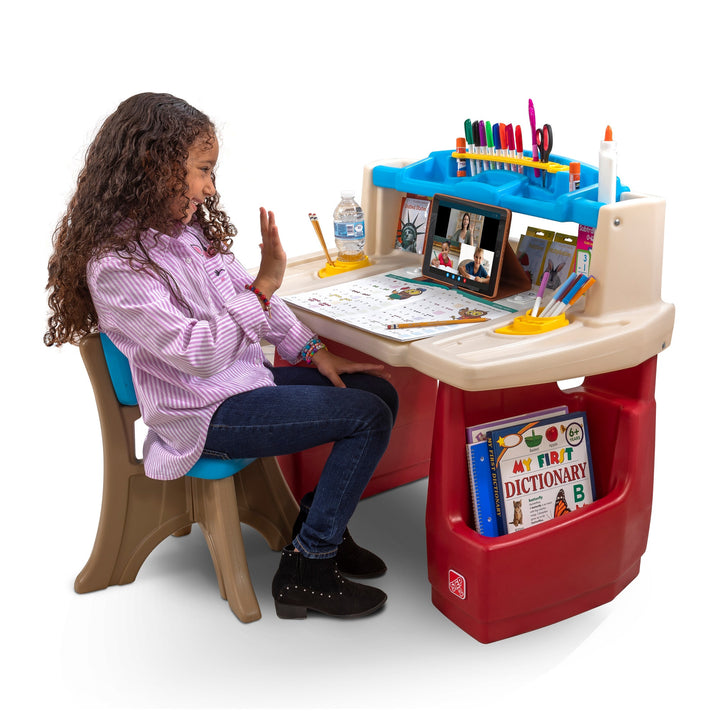 Kids Art Desks & Easels - Creative Spaces for Young Artists | Step2